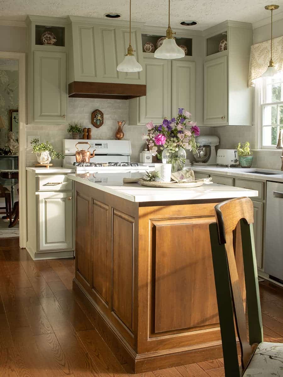 How to install hidden hinges on 90s oak cabinets - erinevolving.com